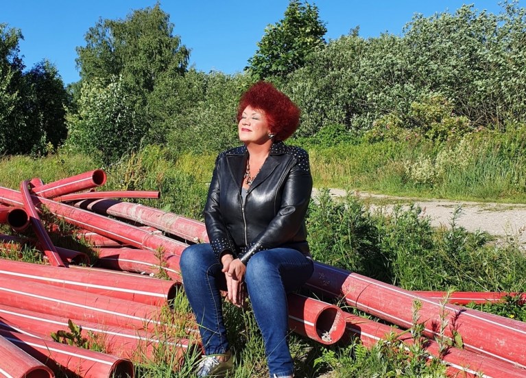 MERLE LILJE AVALIKUSTAS UUE LAULU - 🎧 MuusikaPlaneet