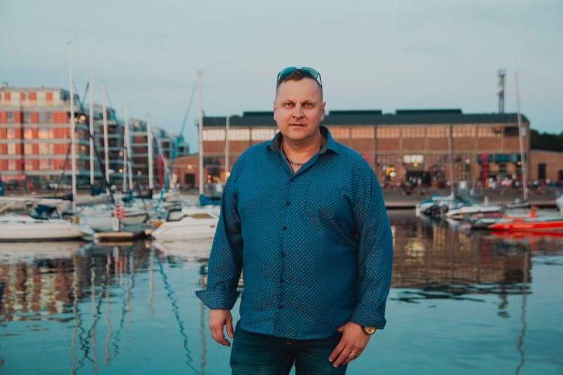 INESE DUETIPARTNER JAAK LINNAS TULI VÄLJA UUE LOOGA - 🎶 MuusikaPlaneet