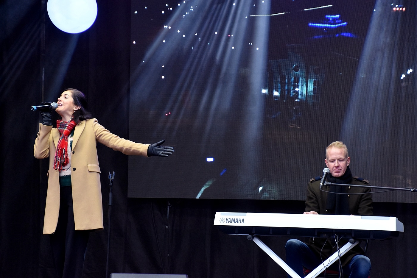 📸 FOTOD | TALLINNA JÕULUTURUL ESINESID BIRGIT SARRAP JA MIHKEL MATTISEN ...