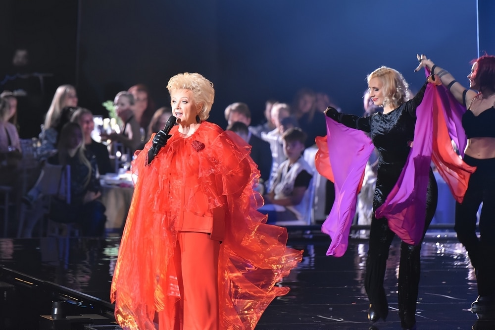 ANNE VESKI ANDIS VÄLJA UUE LOO “LAULULIND” – 🎶 MuusikaPlaneet