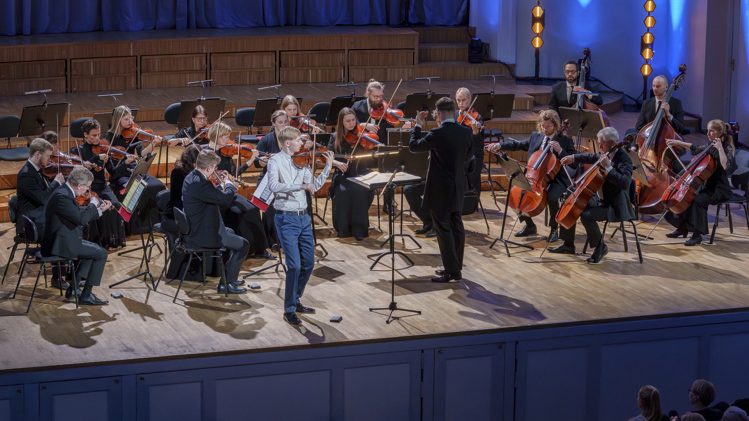 ESIMESE HCA ARTISTI ARENDUSFONDI STIPENDIUMI PÄLVIS KLAVERIÕPILANE ...